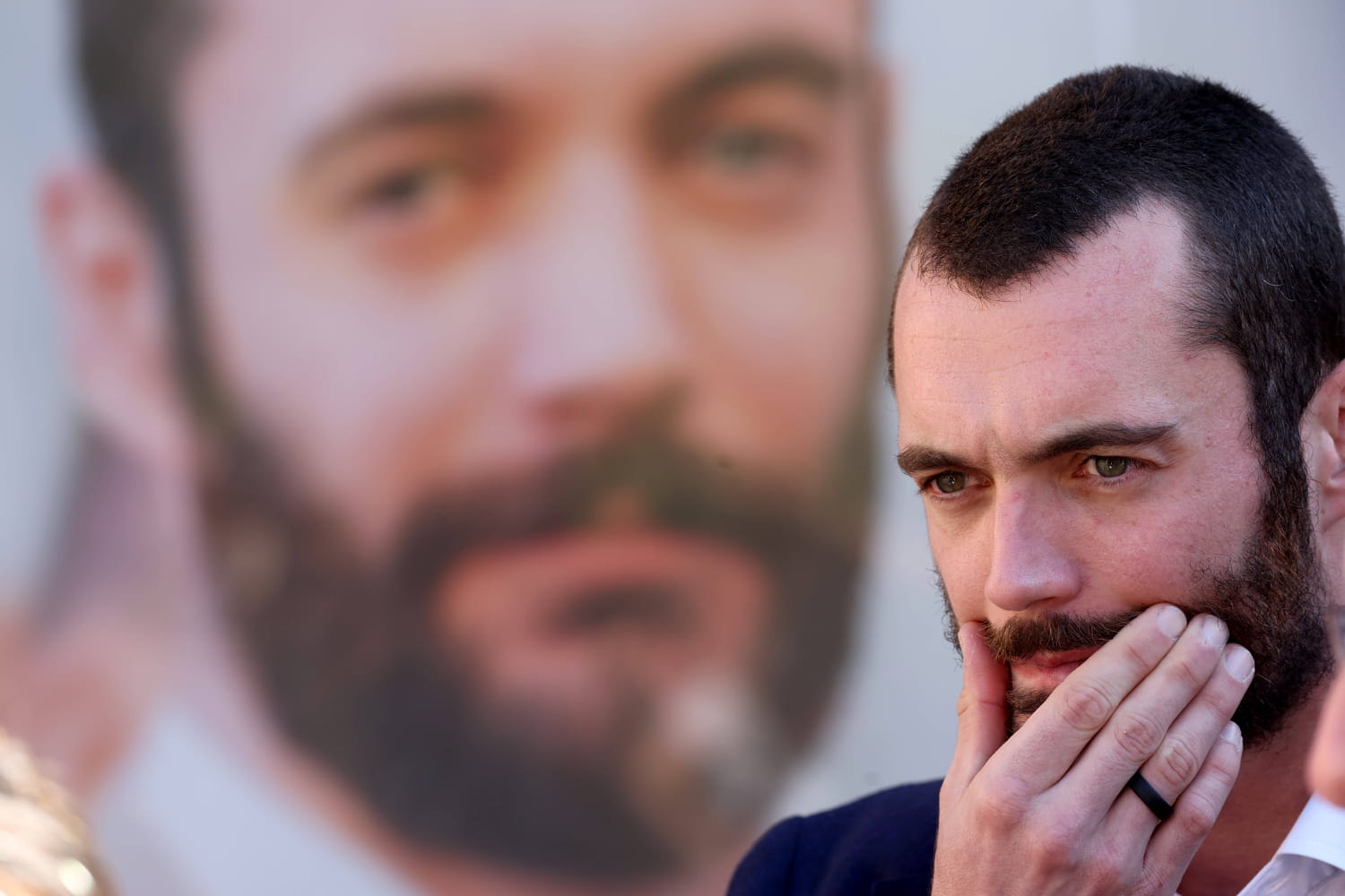 Cat tubuh tanpa sensor